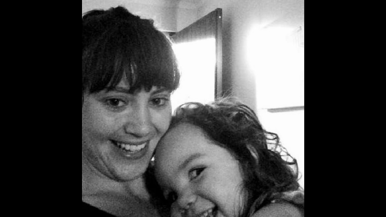 Lilly Hobbs - YouTube