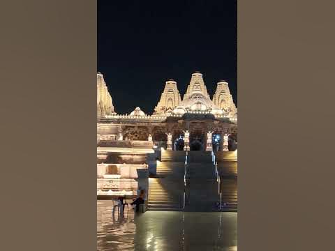 BAPS Swaminarayan temple at Nadiad - YouTube