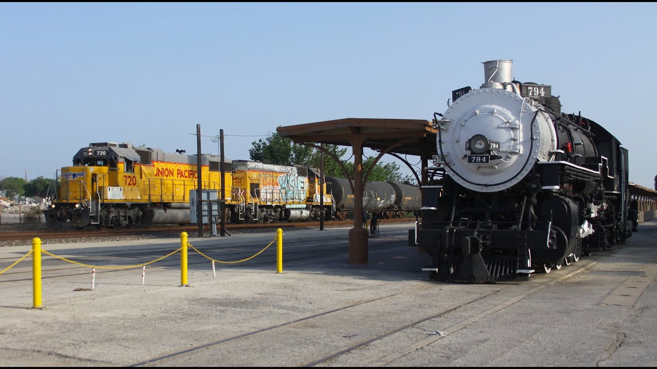 Southern Pacific steam loco SP794 & Freight Trains SAN ANTONIO - YouTube