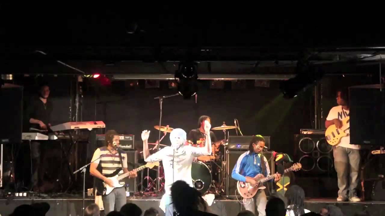 Chronixx & Zinc Fence Band live @ Undertown, Meyrin. - YouTube