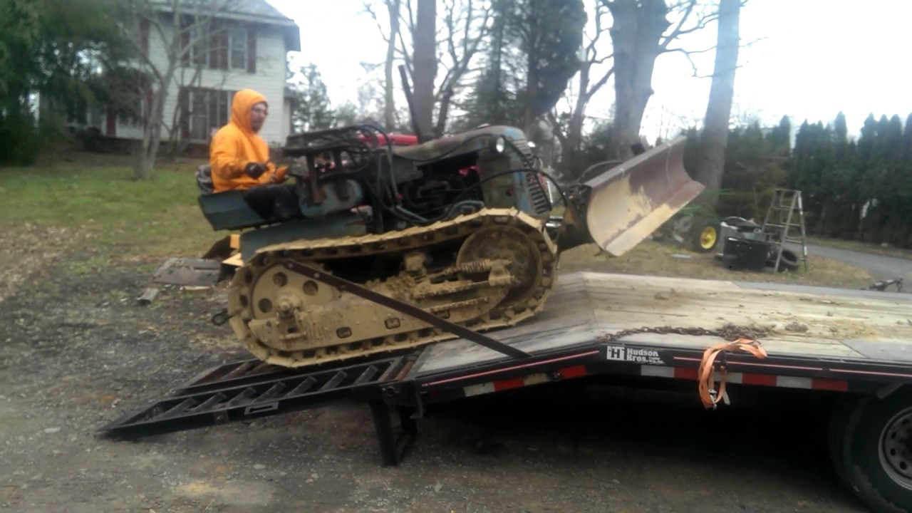 Unloading Oliver OC3 dozer - YouTube