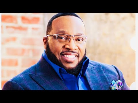 Gospel singer Marvin Sapp - YouTube