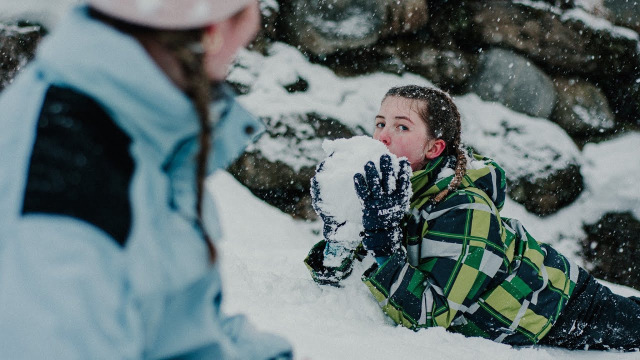 Seeing snow for the first time - YouTube