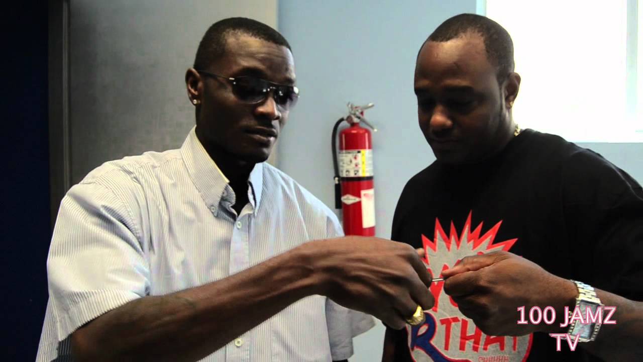 100 Jamz Does The Cinnamon Challenge - YouTube