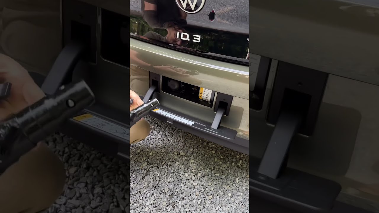 VW ID3 Bicycle carrier mounting on the removable Towing hook