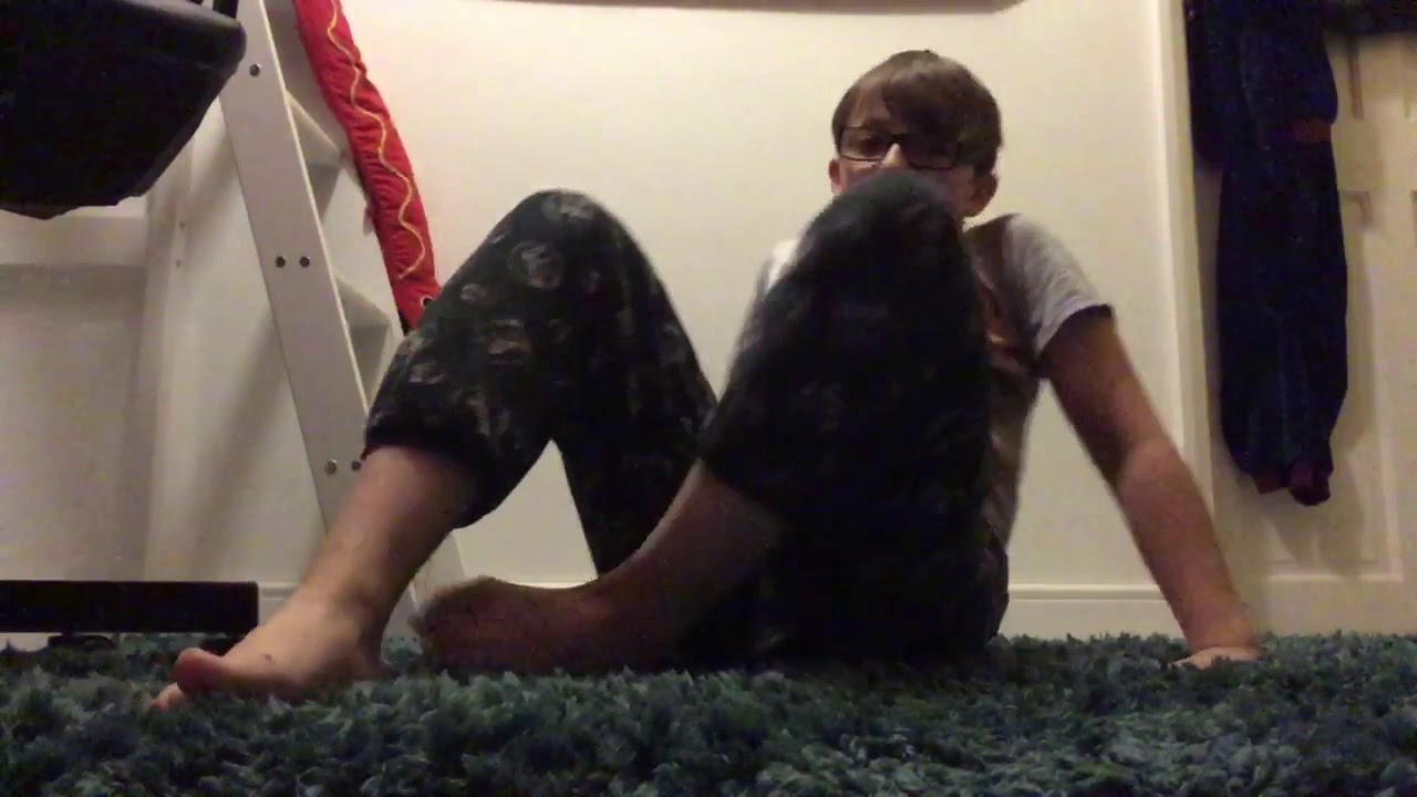 Baby shark ab workout ( better angle ) - YouTube