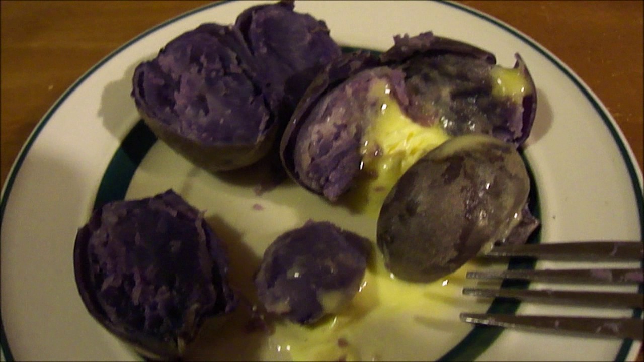 I try Little BLUE potatoes - YouTube