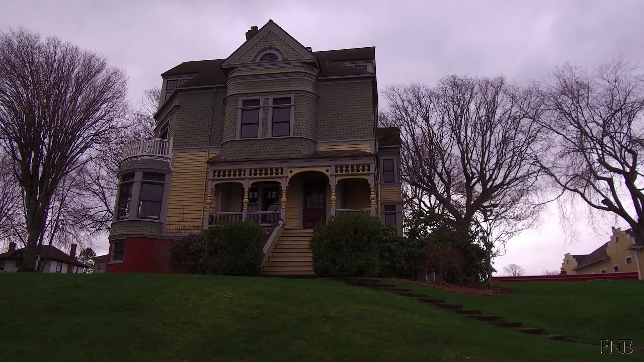 Composition? Walker Ames House - YouTube