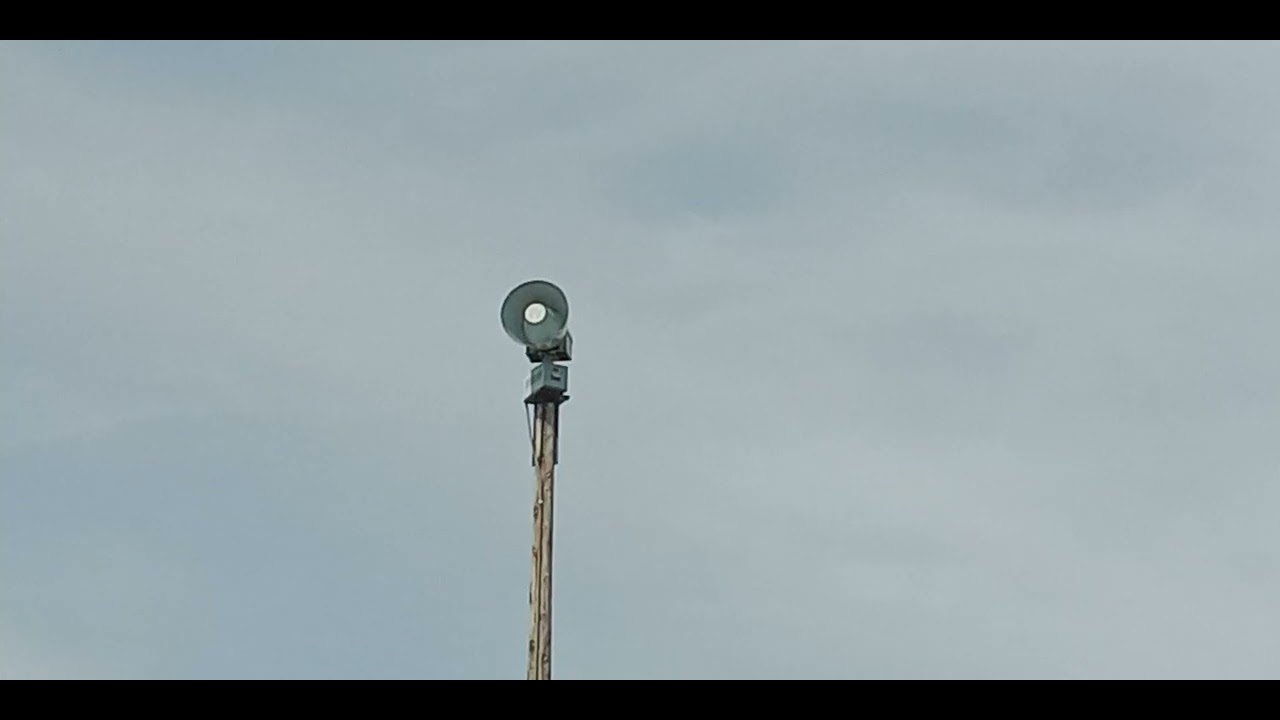 Federal Signal 2001 SRN Round Back Weird Failure?? Fostoria, Ohio - YouTube