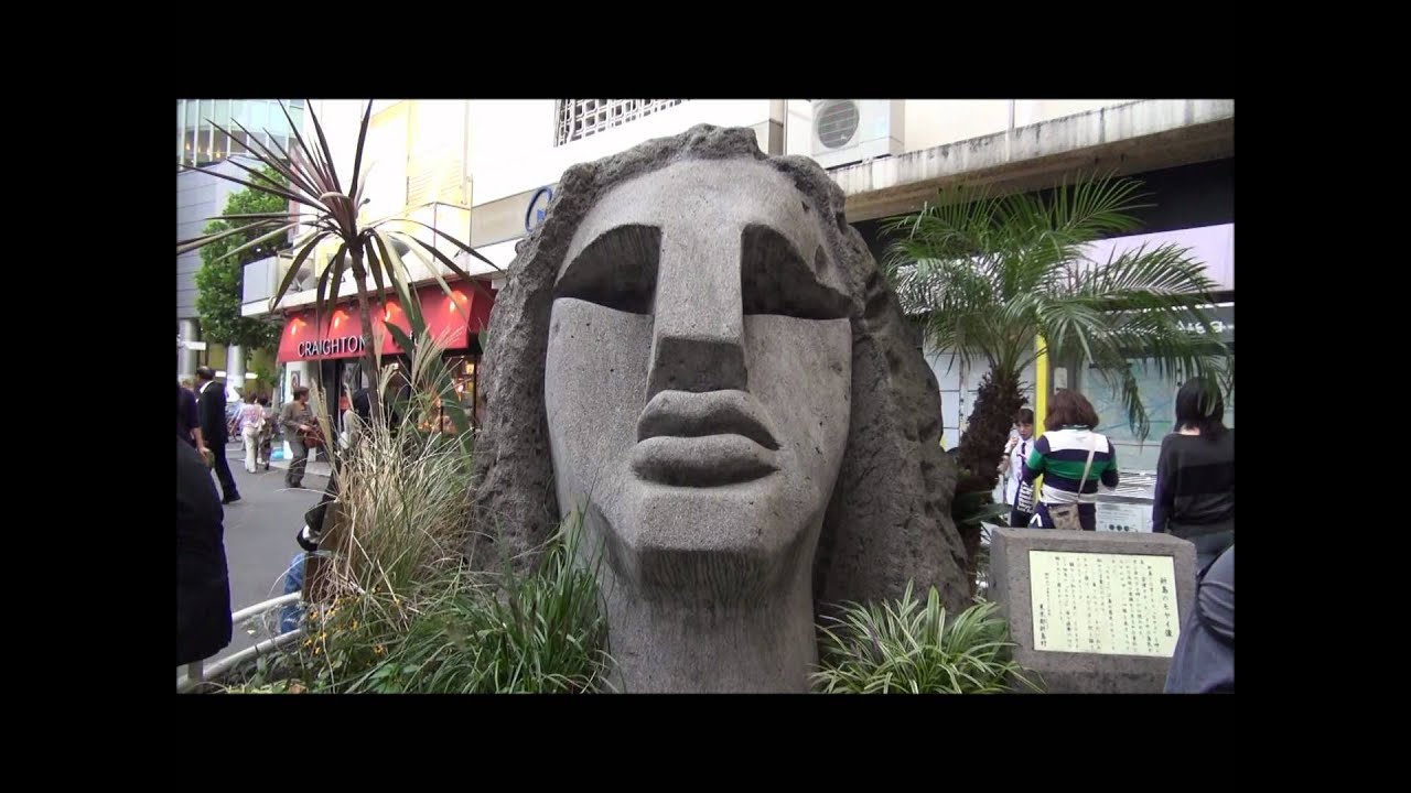 モヤイ像 渋谷 / Moyai statue Shibuya - YouTube