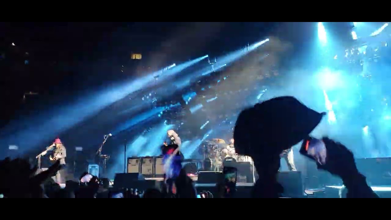 System of a Down Chop Suey live @ Oakland Arena - YouTube