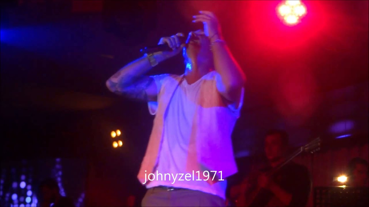Στελιος Ροκκος Μη με συγκρινεις Live @ Sideradiko 12-06-2013 - YouTube