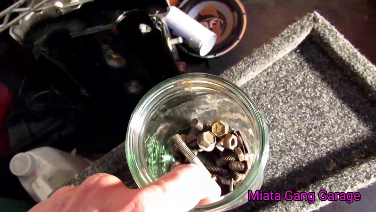 Rust Removal Using White Vinegar - YouTube