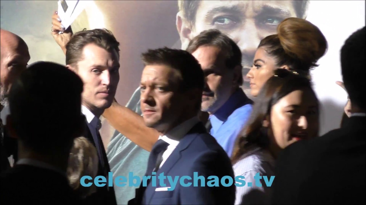 Actor Jeremy Renner hears cheers from fans - YouTube