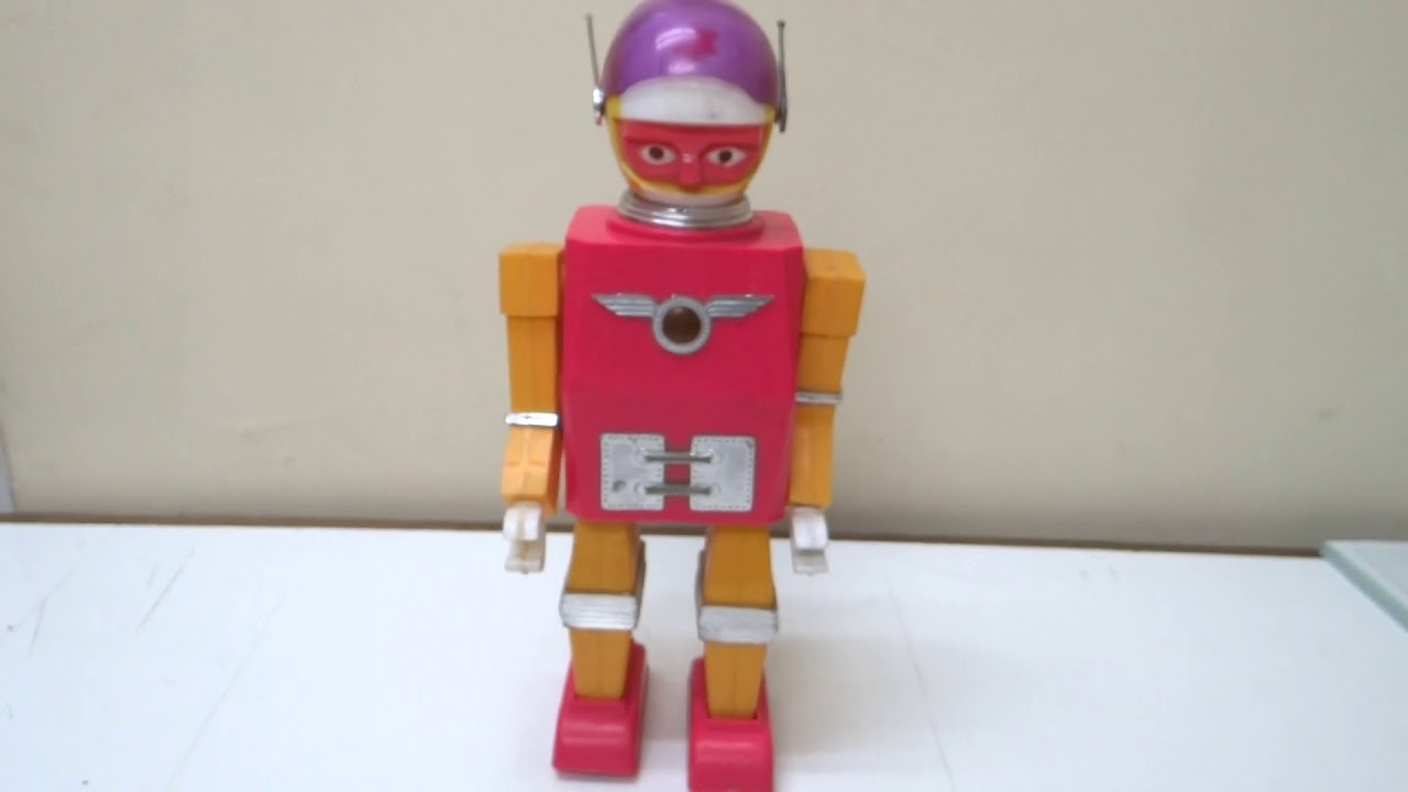 60s UNIQUE BAT/OP ZERO OF SPACE ASTRONAUT ROBOT SALCO CRAGSTAN - YouTube