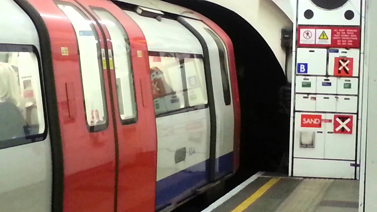 Northern Line 1995 stock train leaving Embankment 5/4/15 - YouTube