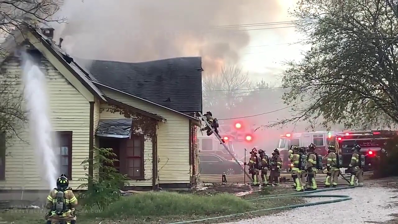 12/05/2020 Grapevine, TX - Fire Dept on House Fire - YouTube