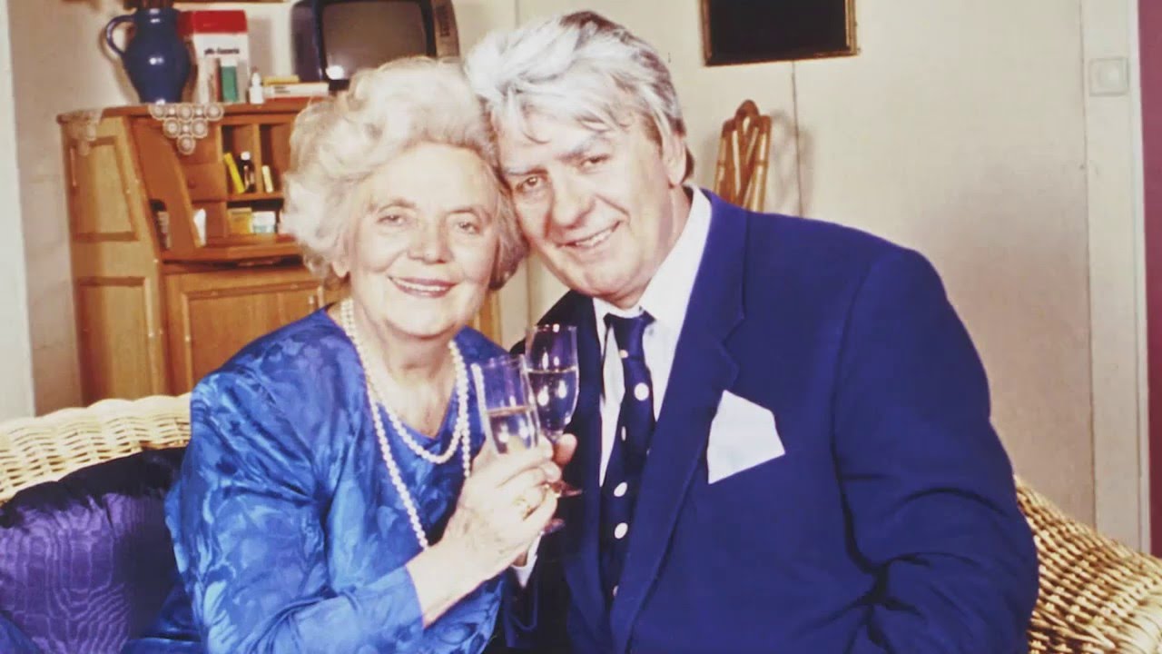 Im Herbst ist der Wald am schönsten (Heidi Kabel/Heinz Behrens) - YouTube