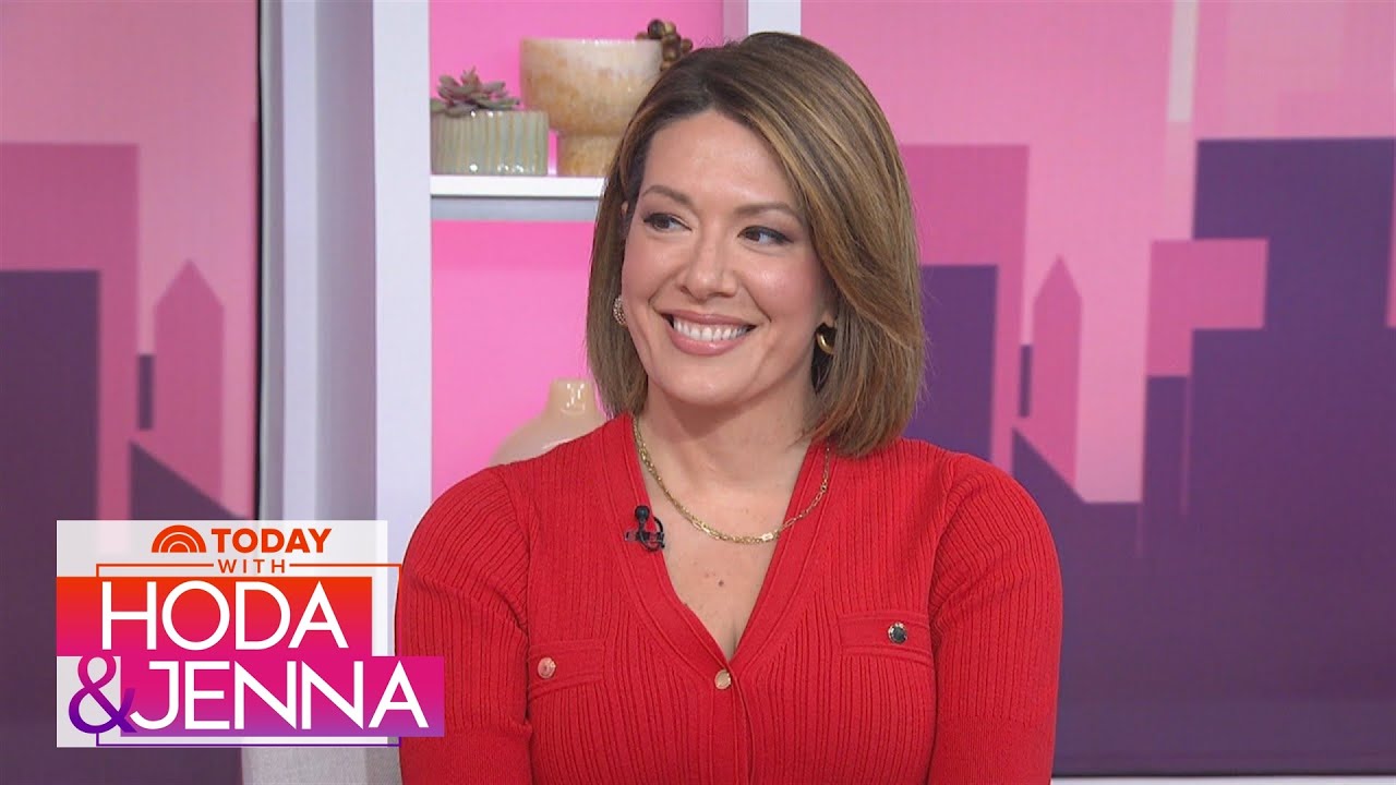 Michelle Collins talks comedy tour, singing 'Les Mis' parodies - YouTube