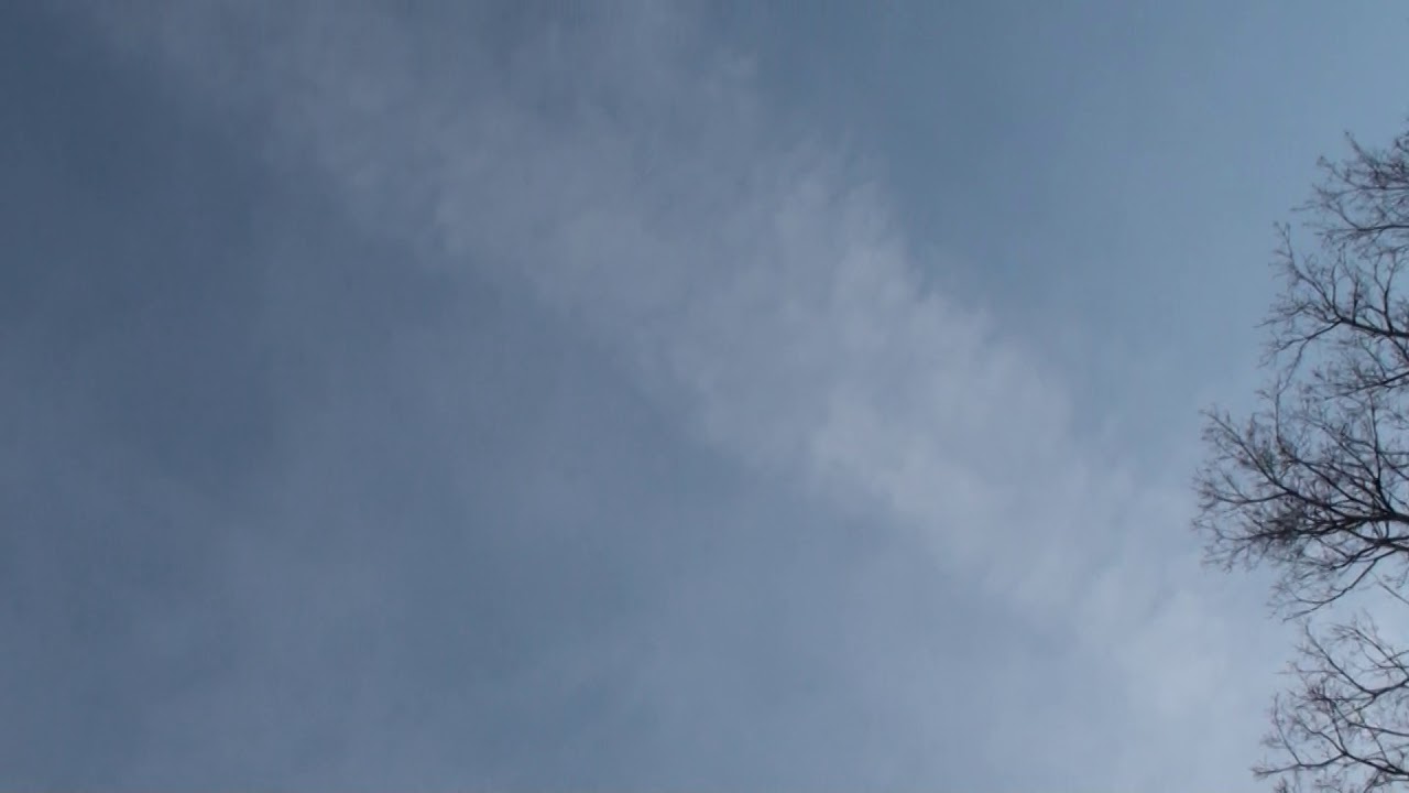 PLANES SPRAYING SKIES FOR WEATHER SWINGS THIS WEEKEND - YouTube