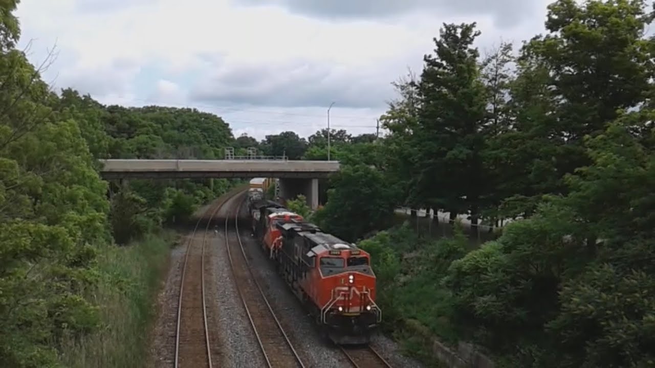 CN Train 421 Bayview junction - YouTube
