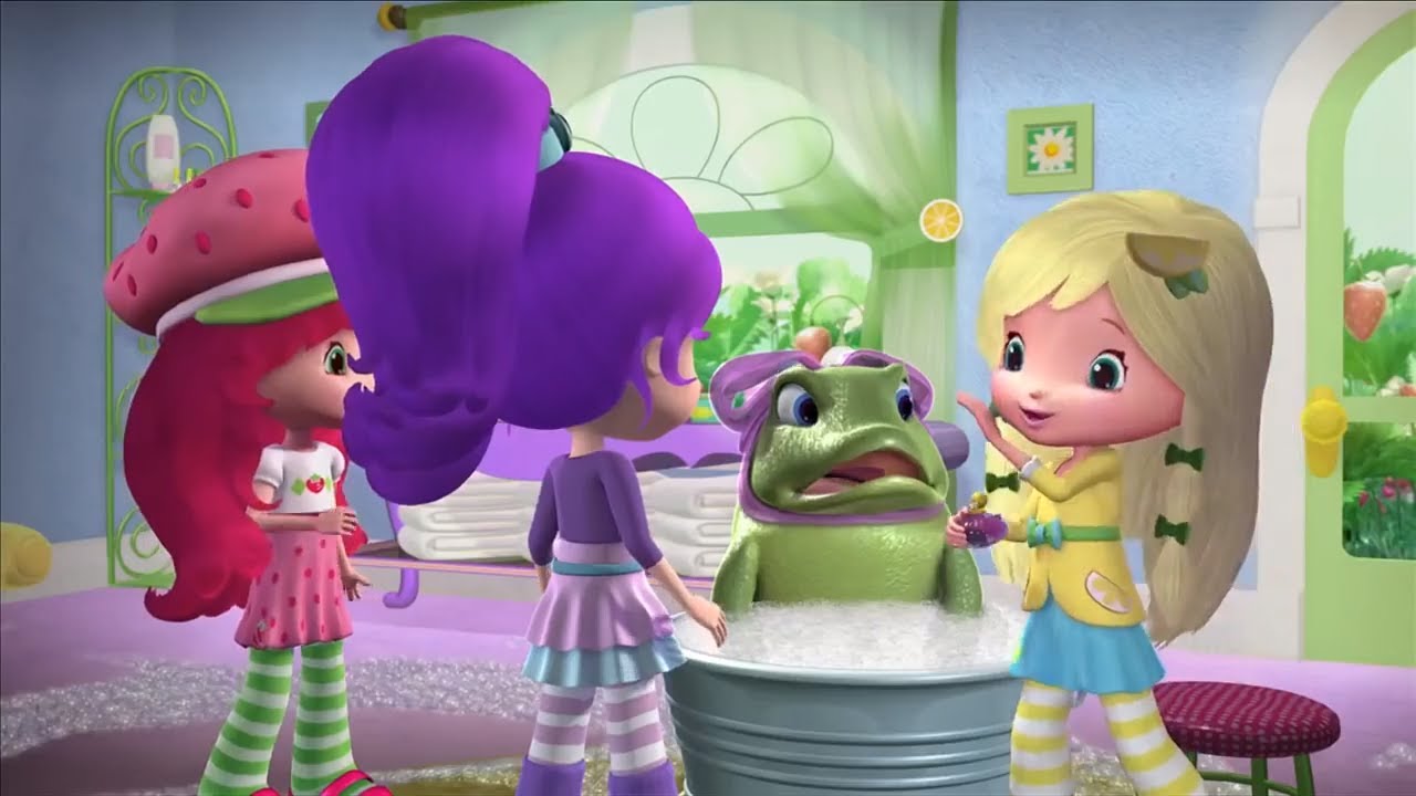 Strawberry Shortcake | Cleaning The Frog! | Berry Bitty Adventures ...