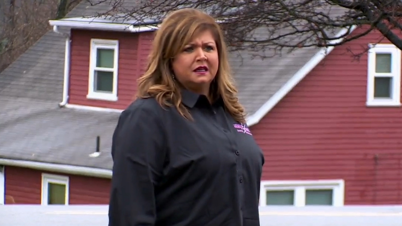 Dance Moms | The Girls Return To The ALDC Pittsburgh (S7,E12) - YouTube