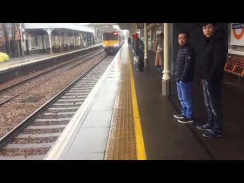 London overground class 315 arriving at highams Park - YouTube