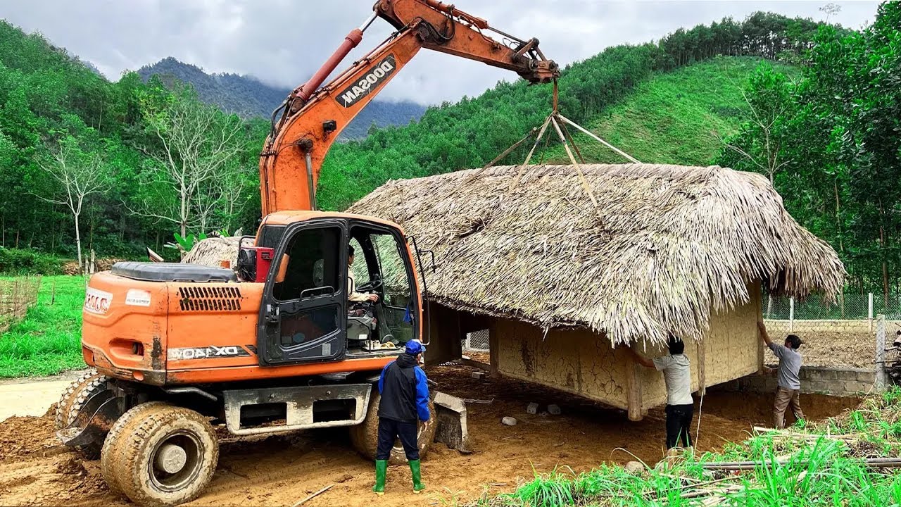 Using an excavator to move a house weighing 5 tons - Skills to move an ...
