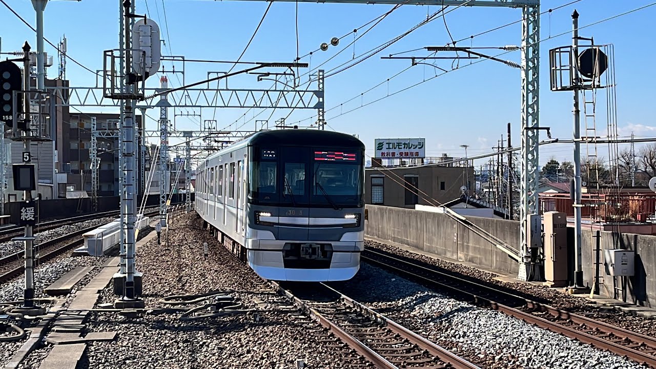 東京メトロ13000系13123F 谷塚駅通過 - YouTube