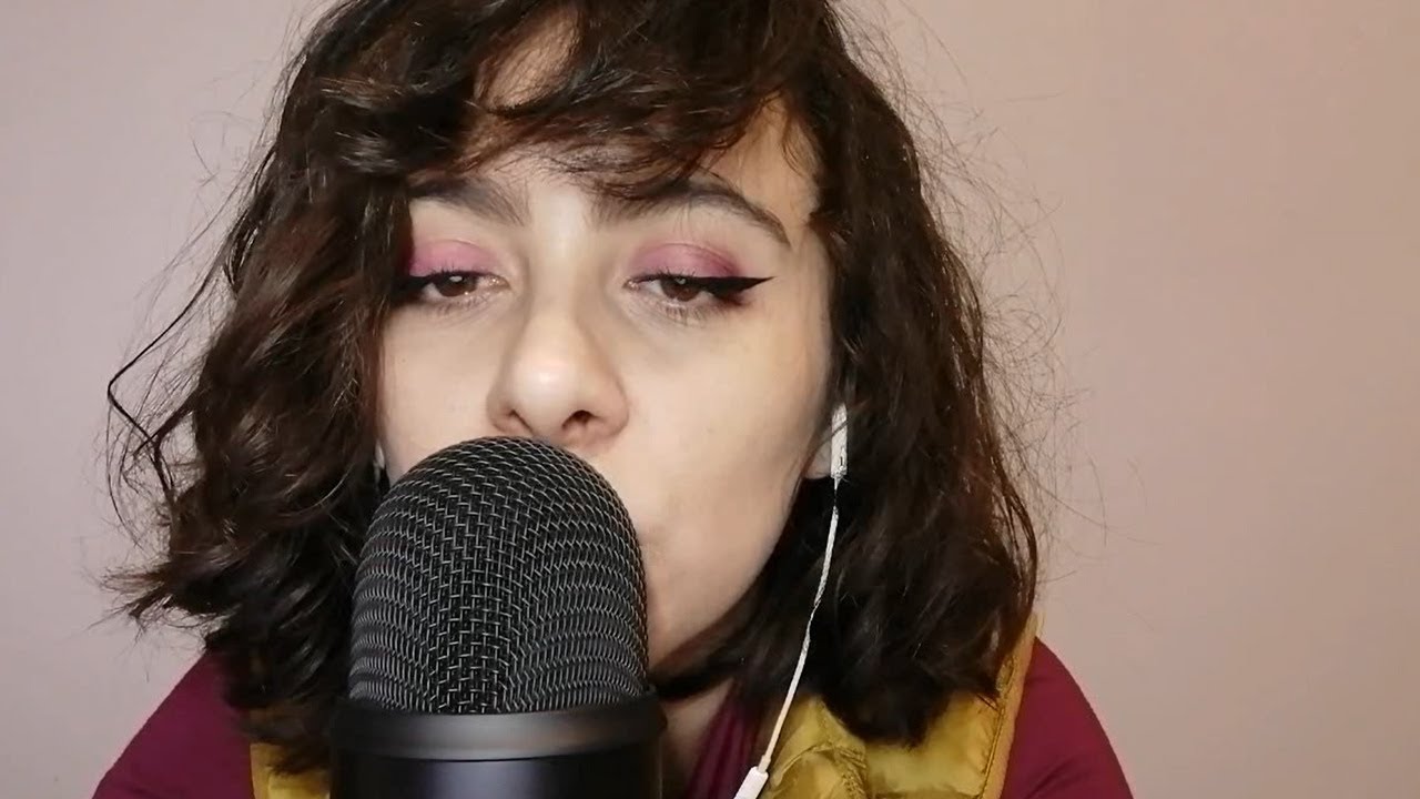 1er Video de Nina's Moon ASMR - YouTube