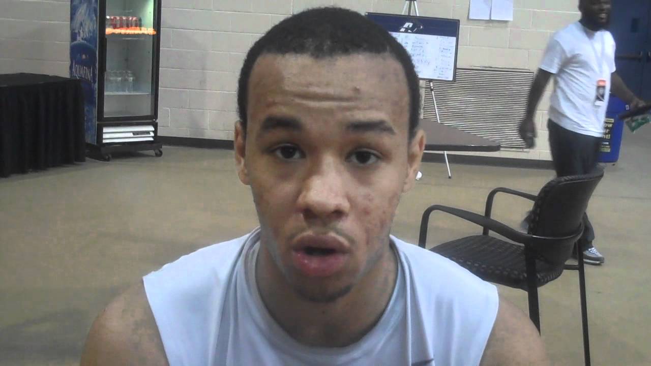 ZAGSBLOG - Shabazz Napier at LeBron James Camp 7/7/11 - YouTube