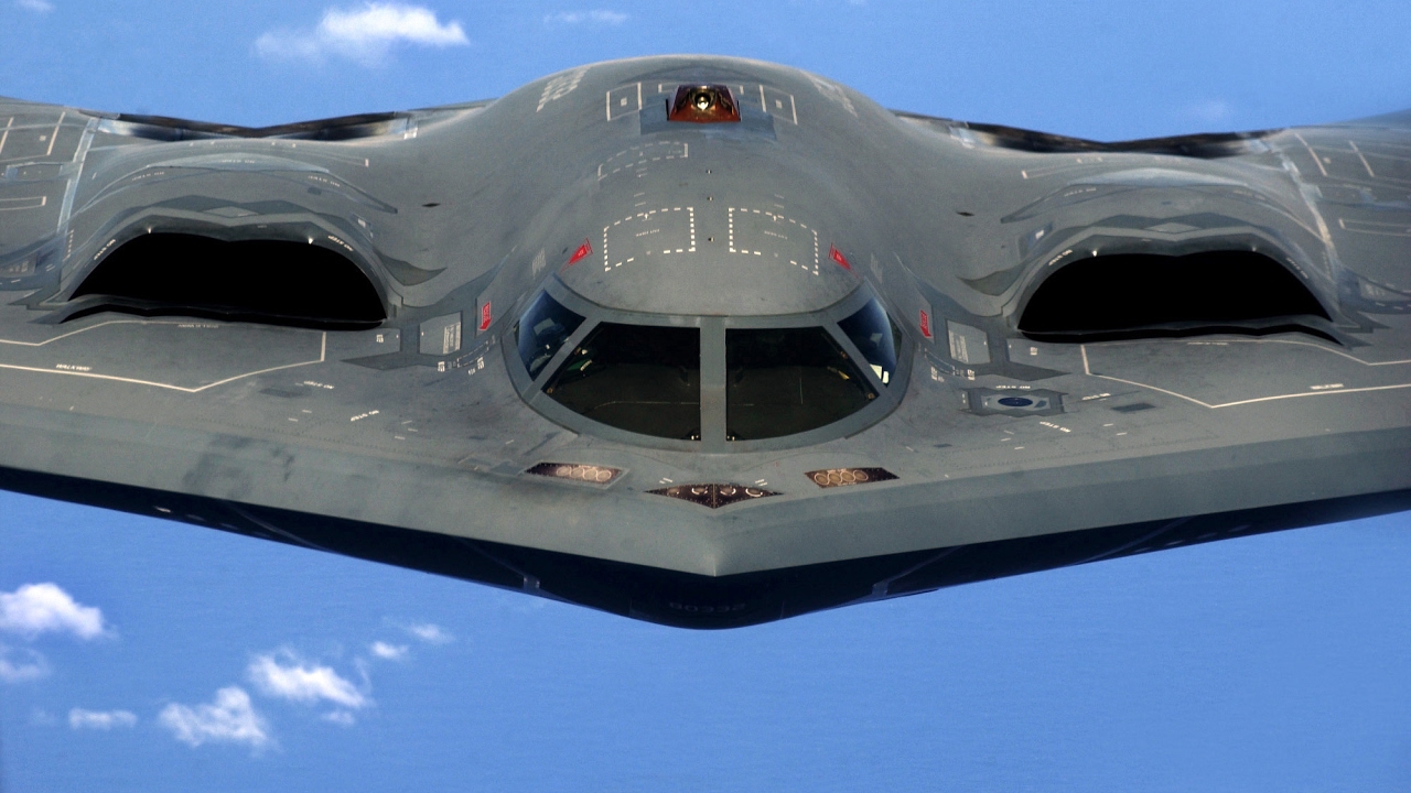 B-2 Spirit Inflight Refuel - YouTube