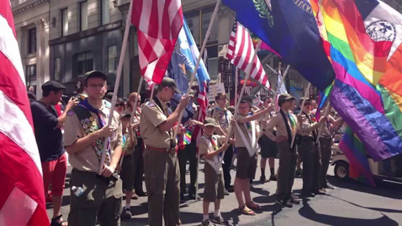 Boy Scouts Lead Thousands In NYC Gay Pride Parade - YouTube