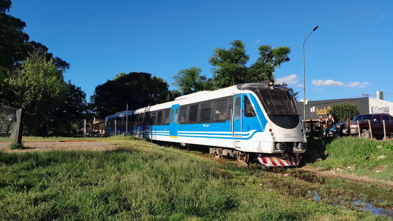 Coche Motor EMEPA Alerce 2618 saliendo de Estación La Cumbre. 19/01 ...