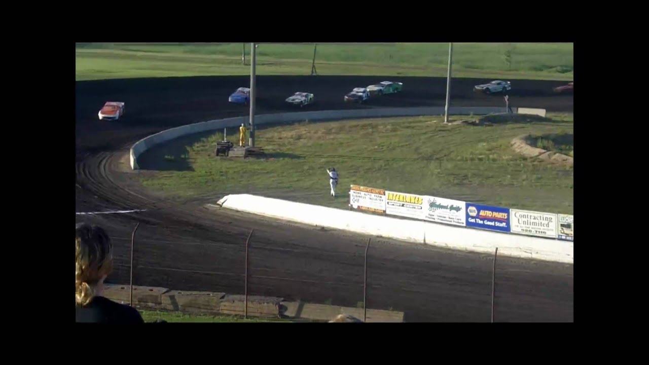 1B Racing at I 90 Speedway - YouTube