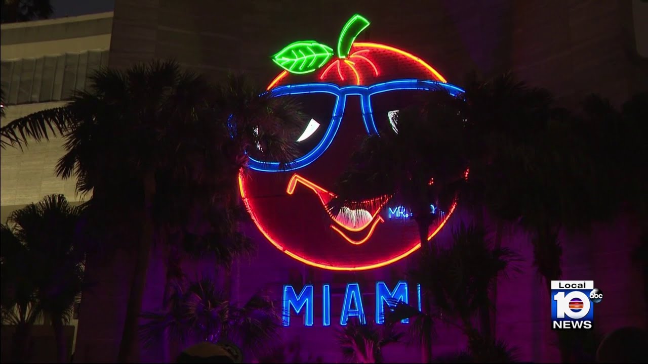 Thousands gathered to watch the Big Orange rise at Bayfront Park - YouTube