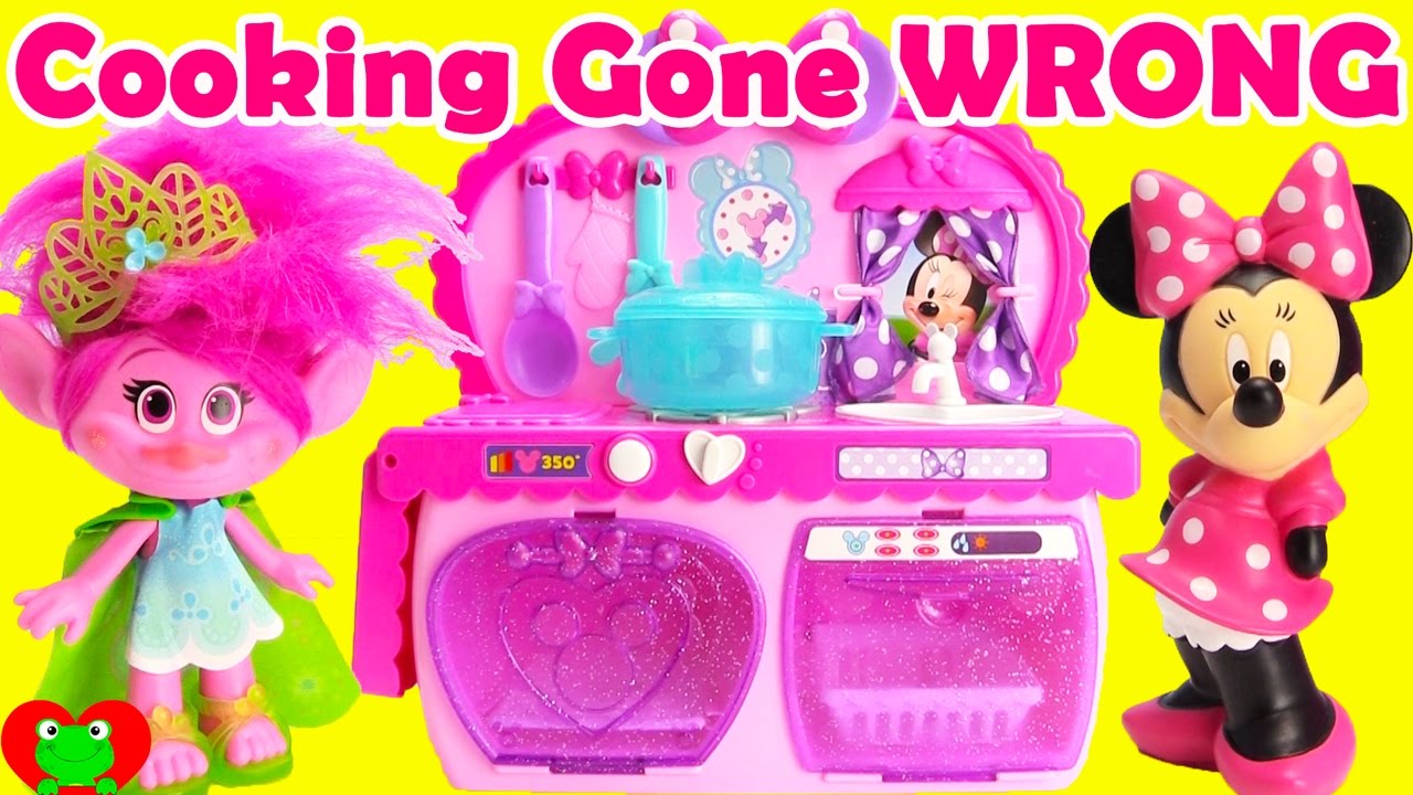Trolls Poppy in Minnie Mouse's Kitchen Cooking Gone Wrong - YouTube