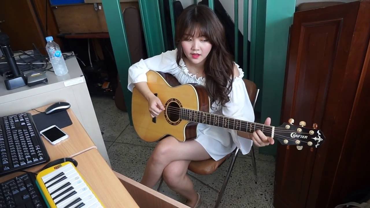 아이유(IU) 복숭아(peach) cover - YouTube