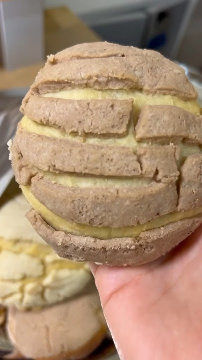 Baking Conchas Pan dulce Mexicano #youtubeshorts #baking #bread # ...