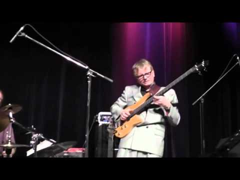 Peter Hayduk Bass Solo auf Status Graphite S1 Bass