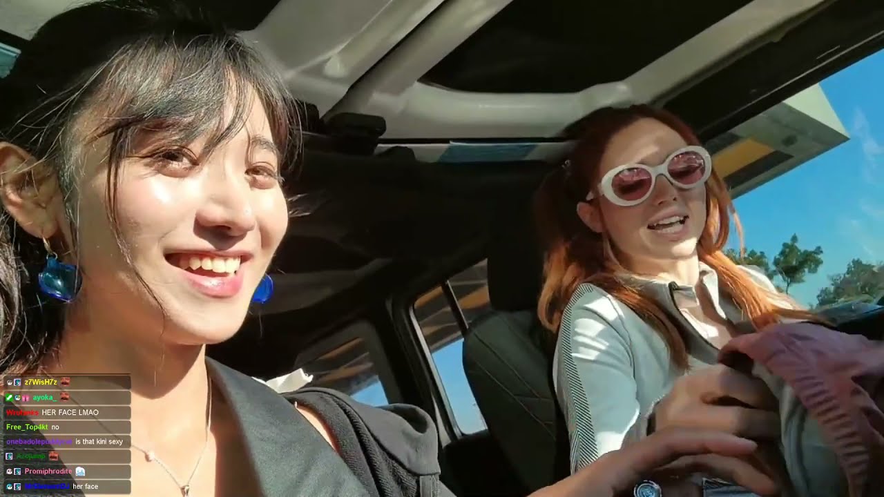 Video - Amouranth destroys Jinnytty - Twitch Hot Tub Videos and Highlights