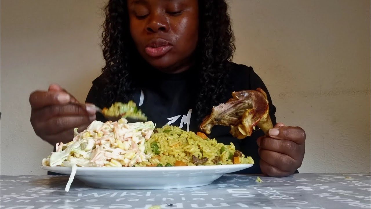Join me eat Fried Rice and chicken +salad - YouTube
