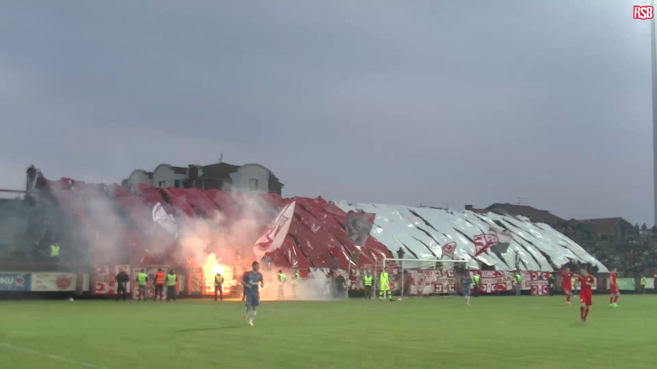 Delije u Krusevcu | Koreo i Baklje - YouTube