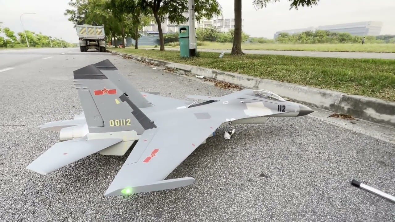 FMS J11 Twin 70mm clipped the lamppost - YouTube