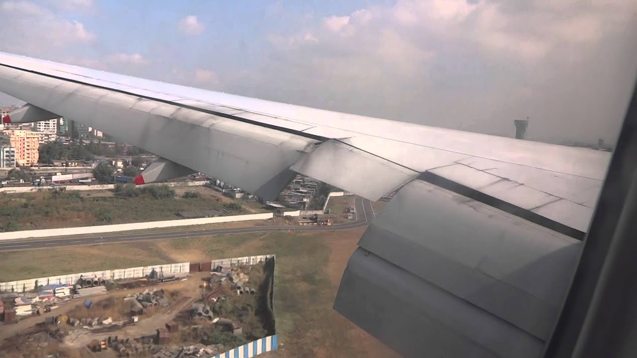Singapore Airlines (SQ) Flight 422 Boeing 77 -200 Landing Mumbai ...