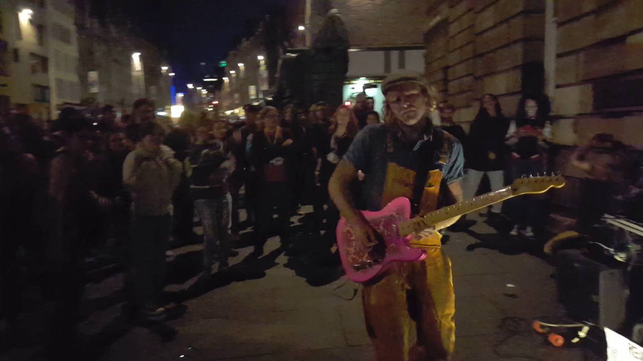 Reuben Stone playing at Royal Mile Edinburgh - YouTube