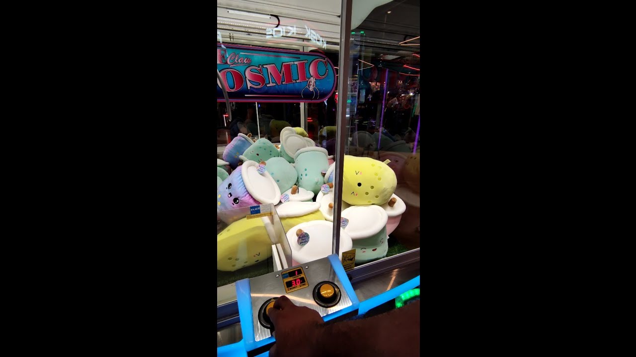 Playing Arcade games in Timezone at Sunshine coast - YouTube