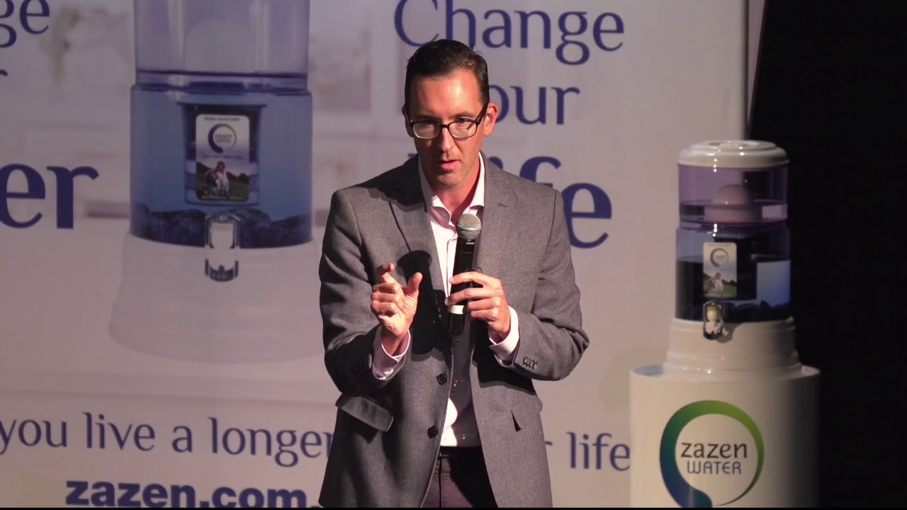 Marcus Pearce on The Fakeness Of Social Media - YouTube