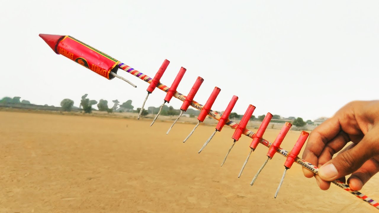 Crackers with Rocket मिर्ची पटाको को लगा दिया राकेट के साथ... - YouTube